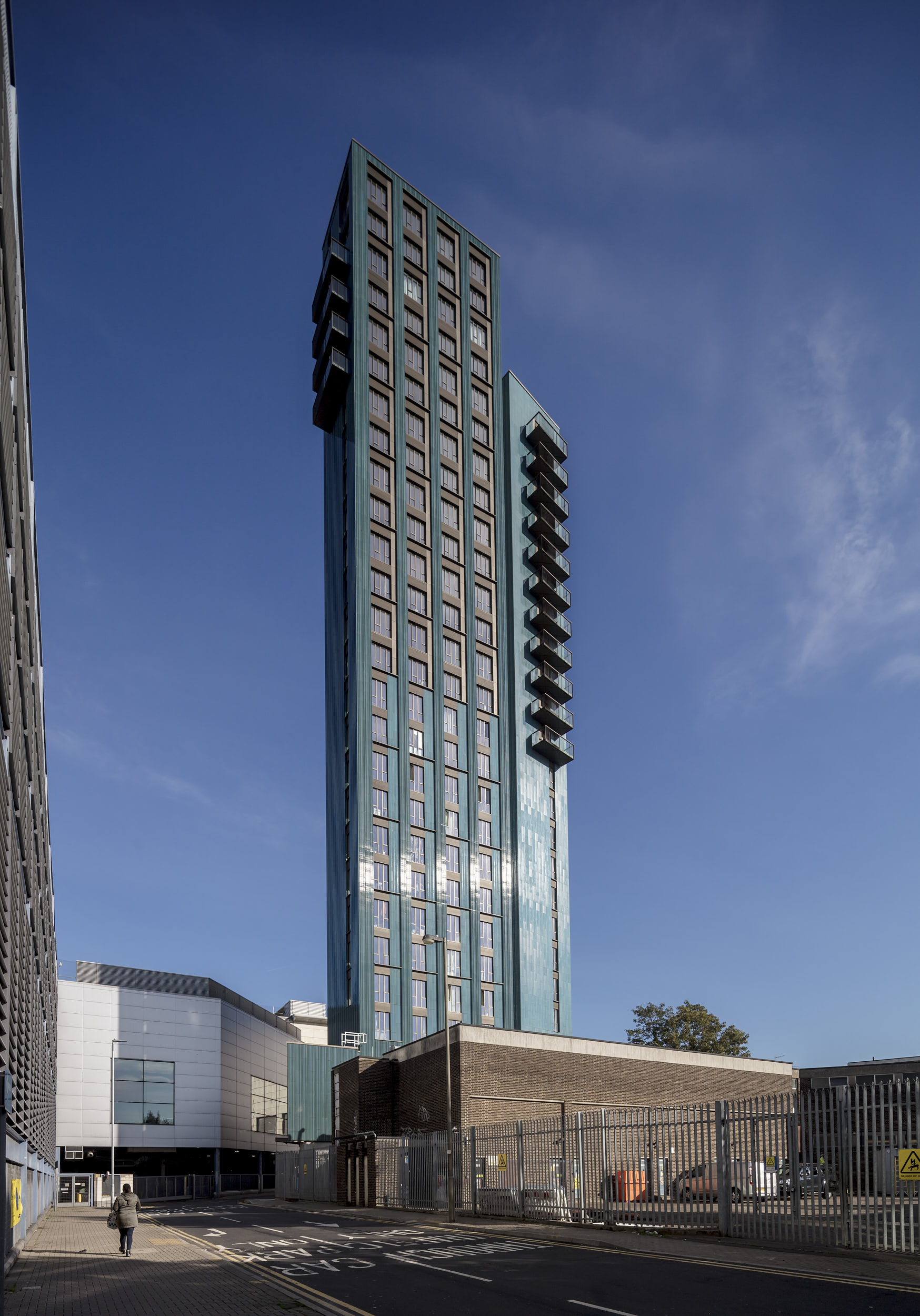 Mapleton Crescent Tower – London Architectural Photographer